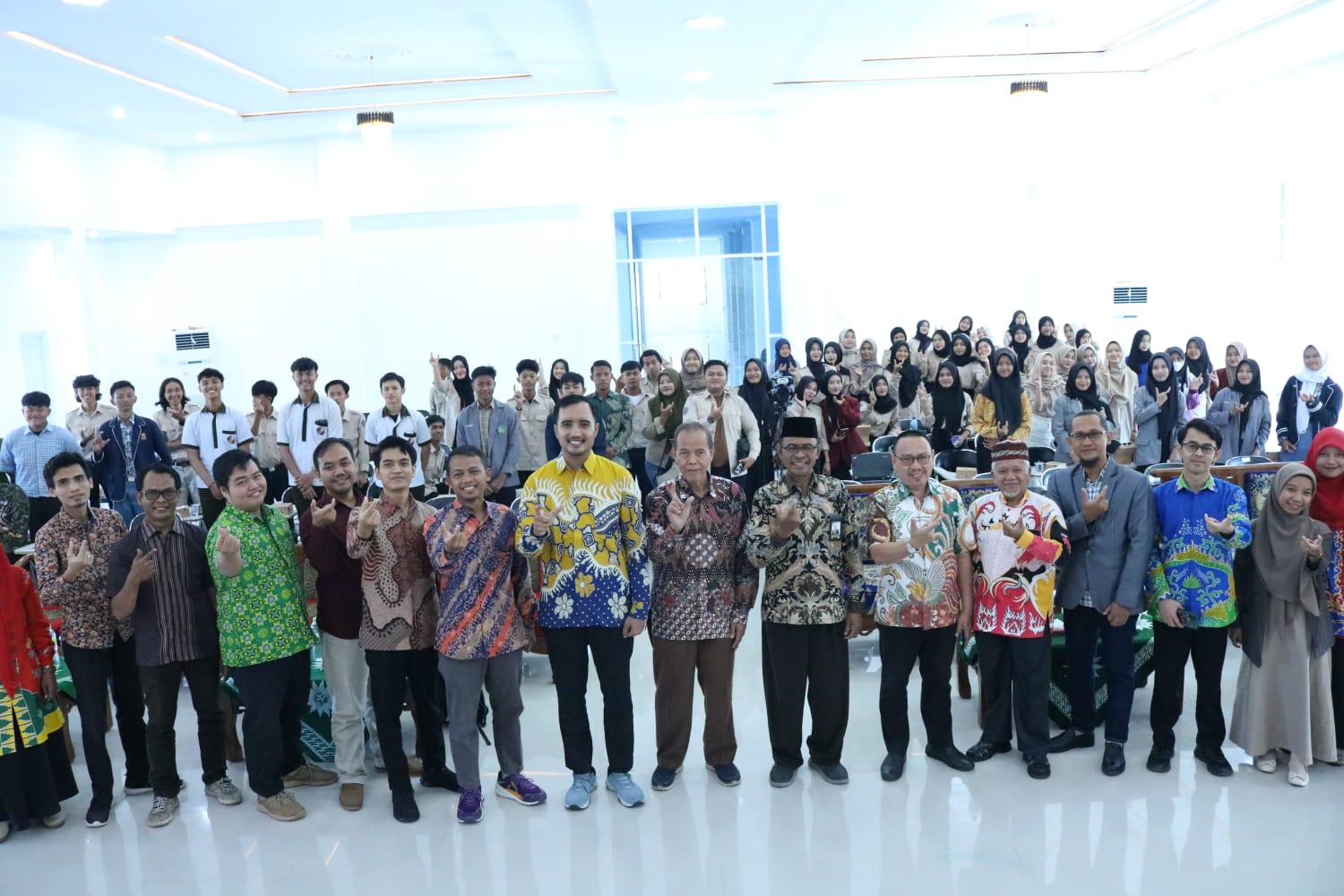 Memukau! Prodi Ilmu Komunikasi UMKO Gelar Seminar Nasional Undang ...