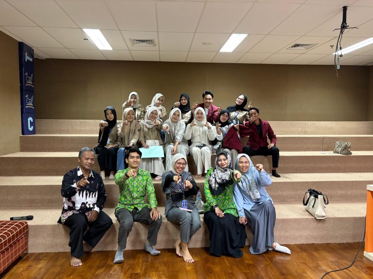 FHIS Perkuat Kolaborasi Akademik melalui Kunjungan ke Prodi Ilmu ...